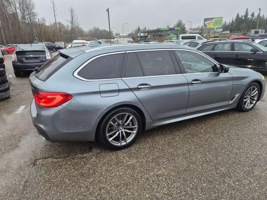 Grey BMW 520 2017 in Utena, with an engine capacity of 2.00 L and mileage of 263 thousand km for 17850 €, photo 10 on AUTOMOTO.COM.LV
