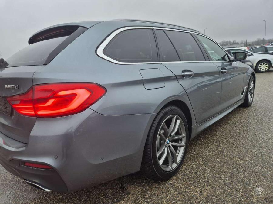 Grey BMW 520 2017 in Utena, with an engine capacity of 2.00 L and mileage of 263 thousand km for 17850 €, photo 14 on AUTOMOTO.COM.LV