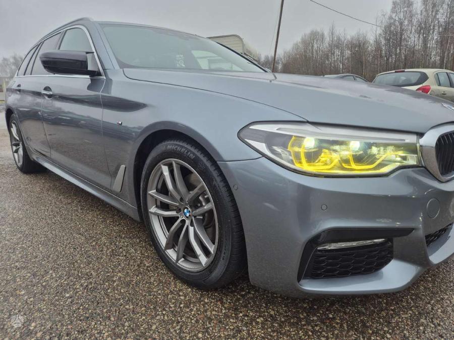 Grey BMW 520 2017 in Utena, with an engine capacity of 2.00 L and mileage of 263 thousand km for 17850 €, photo 17 on AUTOMOTO.COM.LV