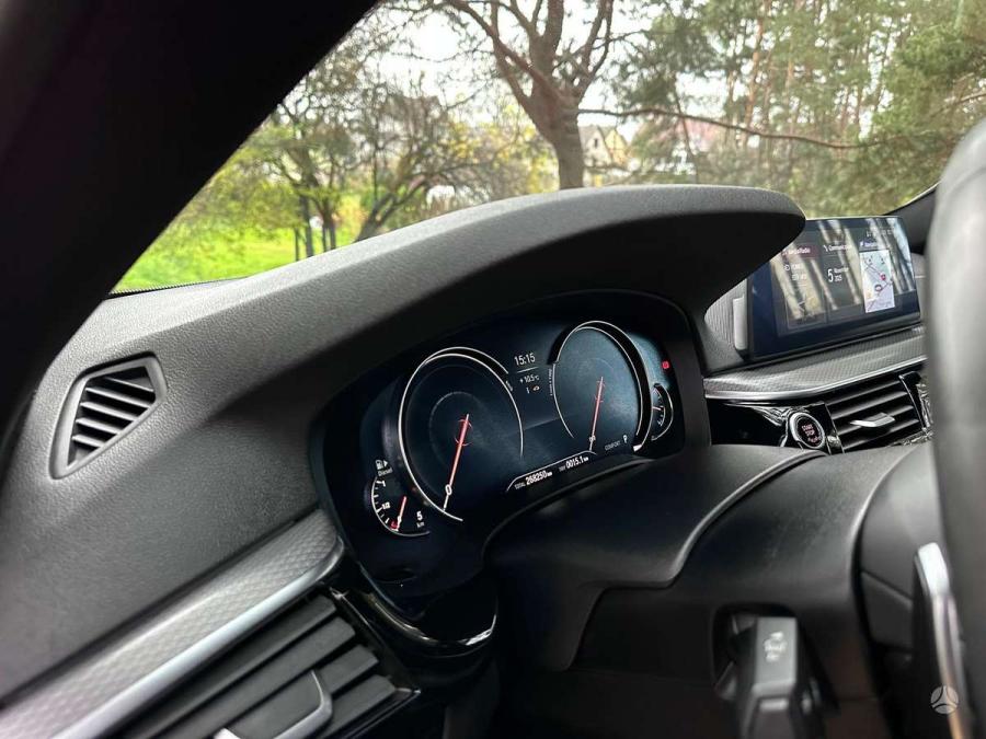 Grey BMW 520 2017 in Utena, with an engine capacity of 2.00 L and mileage of 263 thousand km for 17850 €, photo 26 on AUTOMOTO.COM.LV