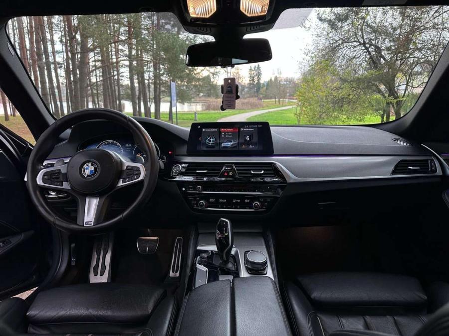 Grey BMW 520 2017 in Utena, with an engine capacity of 2.00 L and mileage of 263 thousand km for 17850 €, photo 29 on AUTOMOTO.COM.LV