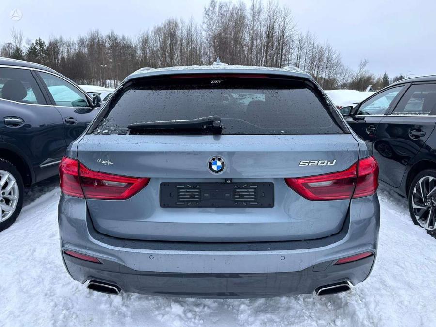 Grey BMW 520 2017 in Utena, with an engine capacity of 2.00 L and mileage of 263 thousand km for 17950 €, photo 4 on AUTOMOTO.COM.LV
