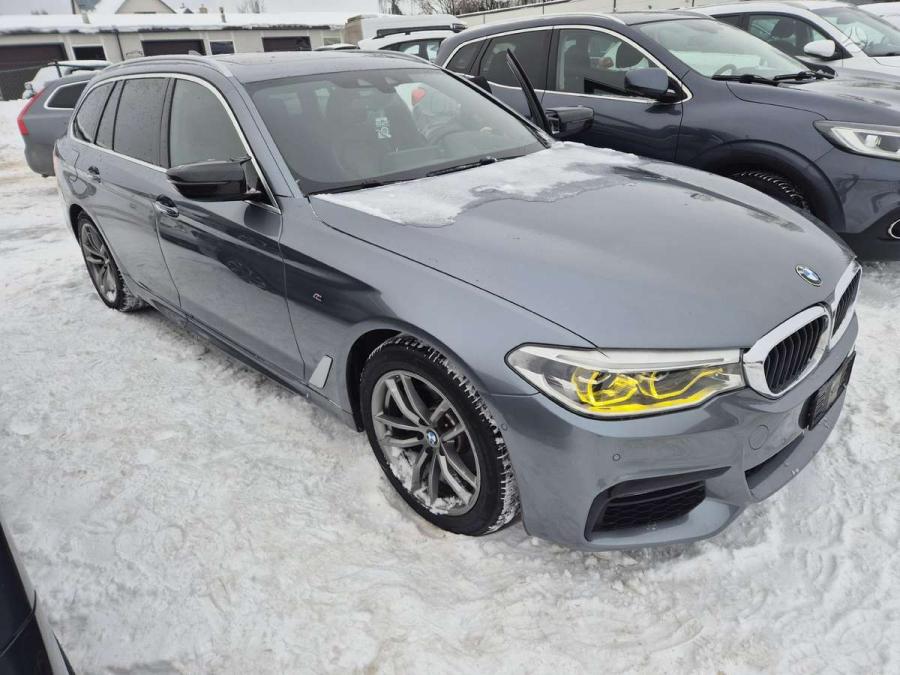 Grey BMW 520 2017 in Utena, with an engine capacity of 2.00 L and mileage of 263 thousand km for 17950 €, photo 6 on AUTOMOTO.COM.LV