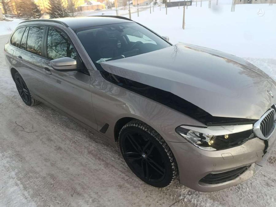Pelēks BMW 520 2017 Raseiniai, ar dzinēja tilpumu 2.00 L un nobraukumu 370 tūkst. km par 8900 €, foto 4 vietnē AUTOMOTO.COM.LV