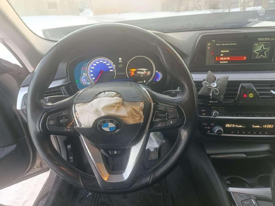 Pelēks BMW 520 2017 Raseiniai, ar dzinēja tilpumu 2.00 L un nobraukumu 370 tūkst. km par 8900 €, foto 10 vietnē AUTOMOTO.COM.LV