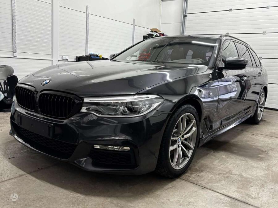 Grey BMW 520 2017 in Utena, with an engine capacity of 2.00 L and mileage of 245 thousand km for 16900 €, photo 1 on AUTOMOTO.COM.LV