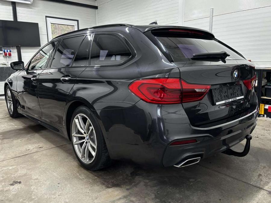 Grey BMW 520 2017 in Utena, with an engine capacity of 2.00 L and mileage of 245 thousand km for 16900 €, photo 7 on AUTOMOTO.COM.LV