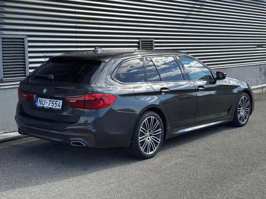 Grey BMW 520 2017 in Riga, with an engine capacity of 2.00 L and mileage of 325 thousand km for 16900 €, photo 6 on AUTOMOTO.COM.LV