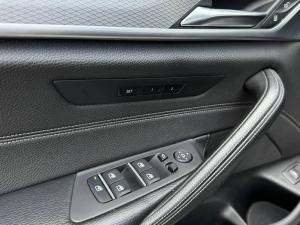 Grey BMW 520 2017 in Riga, with an engine capacity of 2.00 L and mileage of 325 thousand km for 16900 €, photo 12 on AUTOMOTO.COM.LV