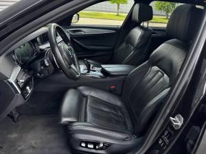Grey BMW 520 2017 in Riga, with an engine capacity of 2.00 L and mileage of 325 thousand km for 16900 €, photo 13 on AUTOMOTO.COM.LV
