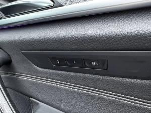 Grey BMW 520 2017 in Riga, with an engine capacity of 2.00 L and mileage of 325 thousand km for 16900 €, photo 17 on AUTOMOTO.COM.LV
