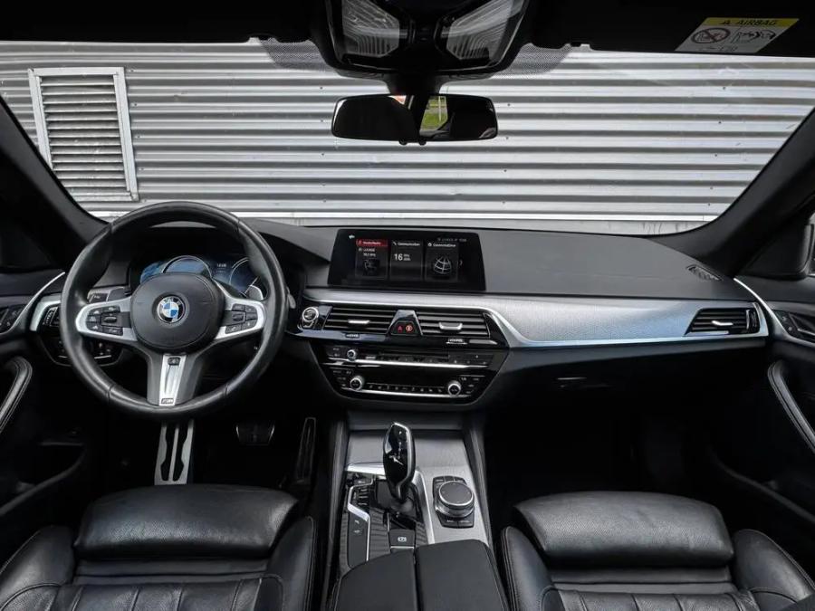Grey BMW 520 2017 in Riga, with an engine capacity of 2.00 L and mileage of 325 thousand km for 16900 €, photo 21 on AUTOMOTO.COM.LV