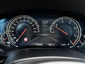 Grey BMW 520 2017 in Riga, with an engine capacity of 2.00 L and mileage of 325 thousand km for 16900 €, photo 24 on AUTOMOTO.COM.LV