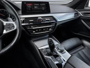 Grey BMW 520 2017 in Riga, with an engine capacity of 2.00 L and mileage of 325 thousand km for 16900 €, photo 25 on AUTOMOTO.COM.LV
