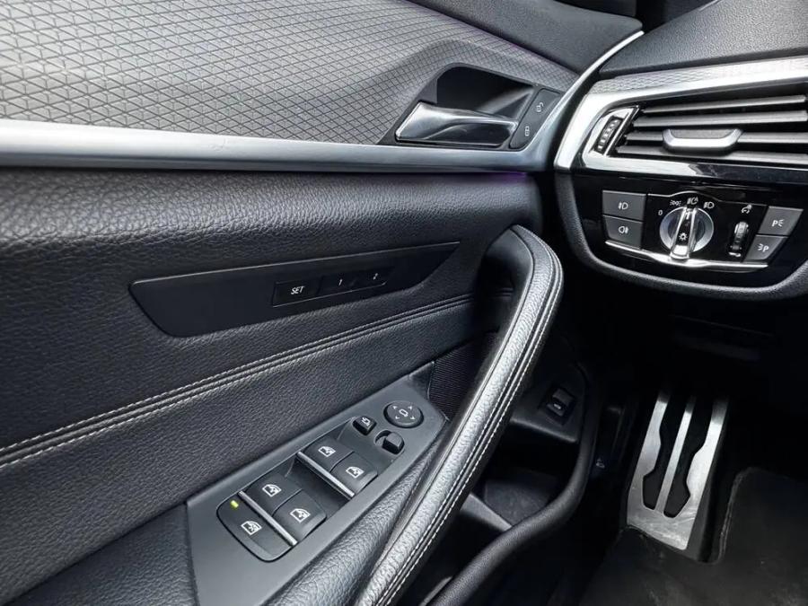 Grey BMW 520 2017 in Riga, with an engine capacity of 2.00 L and mileage of 325 thousand km for 16900 €, photo 30 on AUTOMOTO.COM.LV