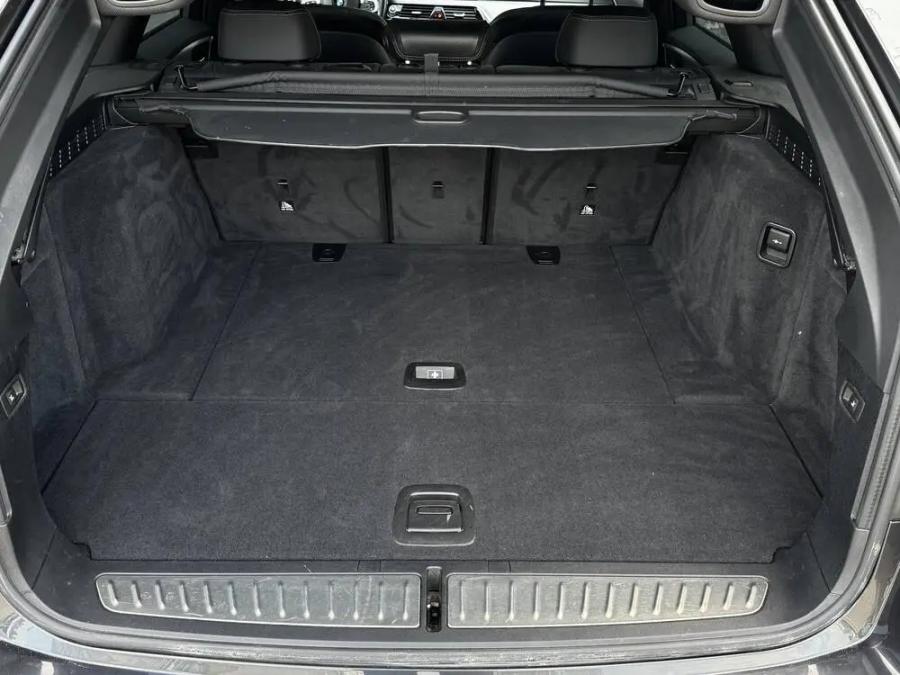 Grey BMW 520 2017 in Riga, with an engine capacity of 2.00 L and mileage of 325 thousand km for 16900 €, photo 34 on AUTOMOTO.COM.LV