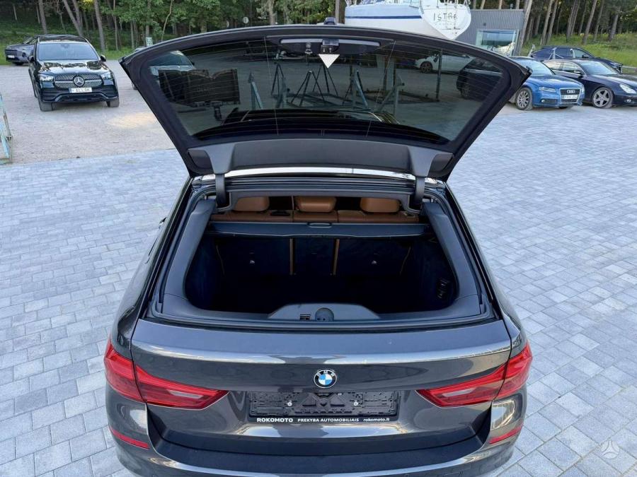 Grey BMW 520 2017 in Kaunas, with an engine capacity of 2.00 L and mileage of 287 thousand km for 17400 €, photo 13 on AUTOMOTO.COM.LV