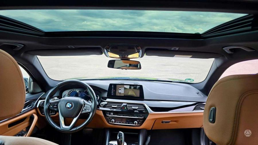 Grey BMW 520 2017 in Kaunas, with an engine capacity of 2.00 L and mileage of 287 thousand km for 17400 €, photo 20 on AUTOMOTO.COM.LV