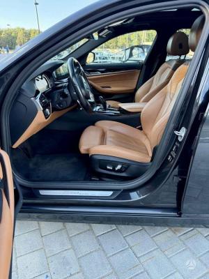 Grey BMW 520 2017 in Kaunas, with an engine capacity of 2.00 L and mileage of 287 thousand km for 17400 €, photo 26 on AUTOMOTO.COM.LV