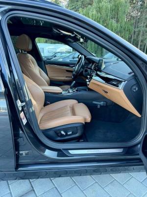 Grey BMW 520 2017 in Kaunas, with an engine capacity of 2.00 L and mileage of 287 thousand km for 17400 €, photo 27 on AUTOMOTO.COM.LV