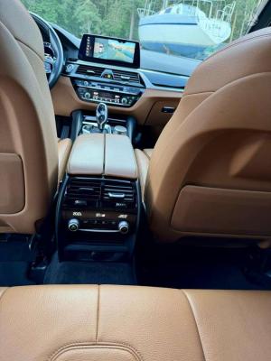 Grey BMW 520 2017 in Kaunas, with an engine capacity of 2.00 L and mileage of 287 thousand km for 17400 €, photo 33 on AUTOMOTO.COM.LV