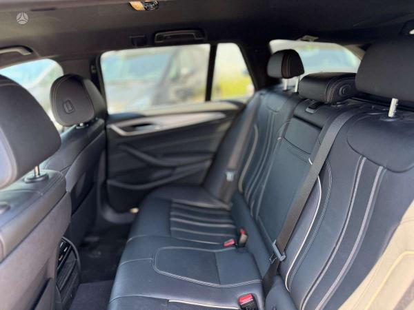 Grey BMW 520 2017 in Anyksciai, with an engine capacity of 2.00 L and mileage of 317 thousand km for 14700 €, photo 8 on AUTOMOTO.COM.LV
