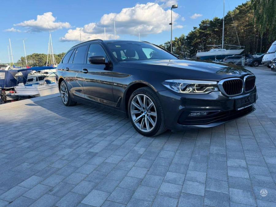 Grey BMW 520 2017 in Kaunas, with an engine capacity of 2.00 L and mileage of 287 thousand km for 16900 €, photo 6 on AUTOMOTO.COM.LV