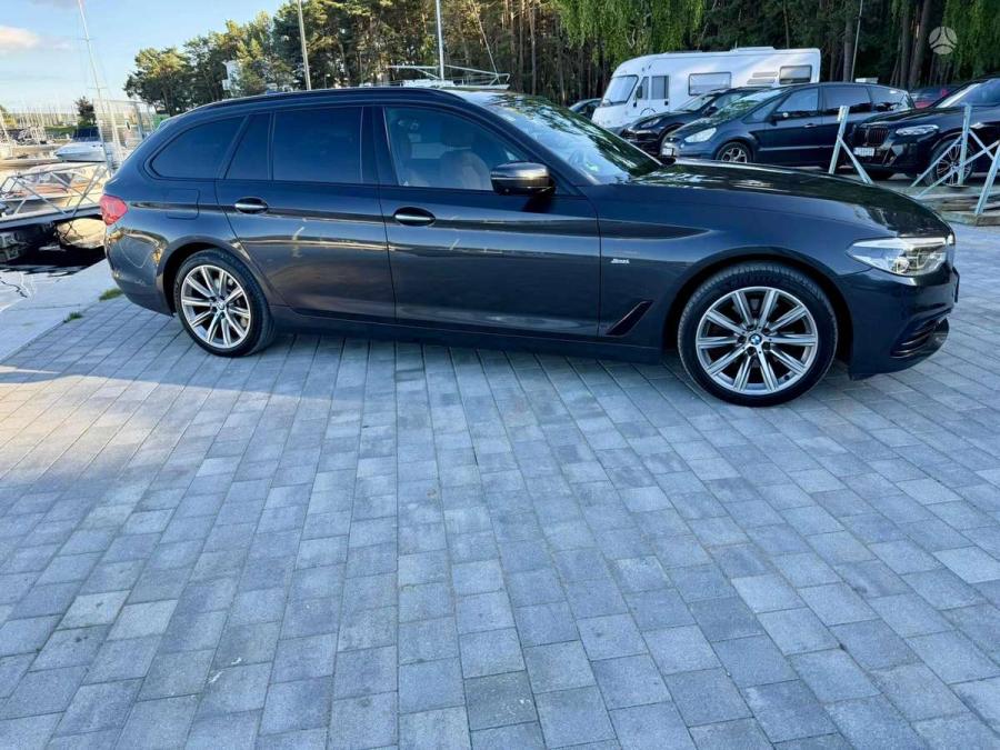 Grey BMW 520 2017 in Kaunas, with an engine capacity of 2.00 L and mileage of 287 thousand km for 16900 €, photo 9 on AUTOMOTO.COM.LV