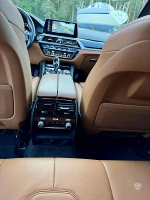 Grey BMW 520 2017 in Kaunas, with an engine capacity of 2.00 L and mileage of 287 thousand km for 16900 €, photo 26 on AUTOMOTO.COM.LV