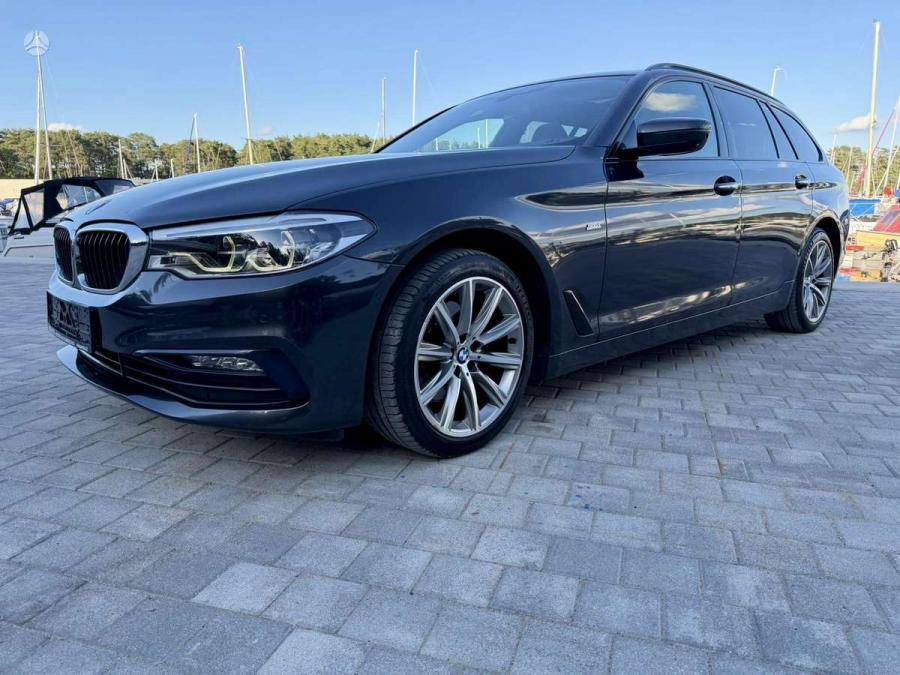 Grey BMW 520 2017 in Kaunas, with an engine capacity of 2.00 L and mileage of 287 thousand km for 16900 €, photo 38 on AUTOMOTO.COM.LV