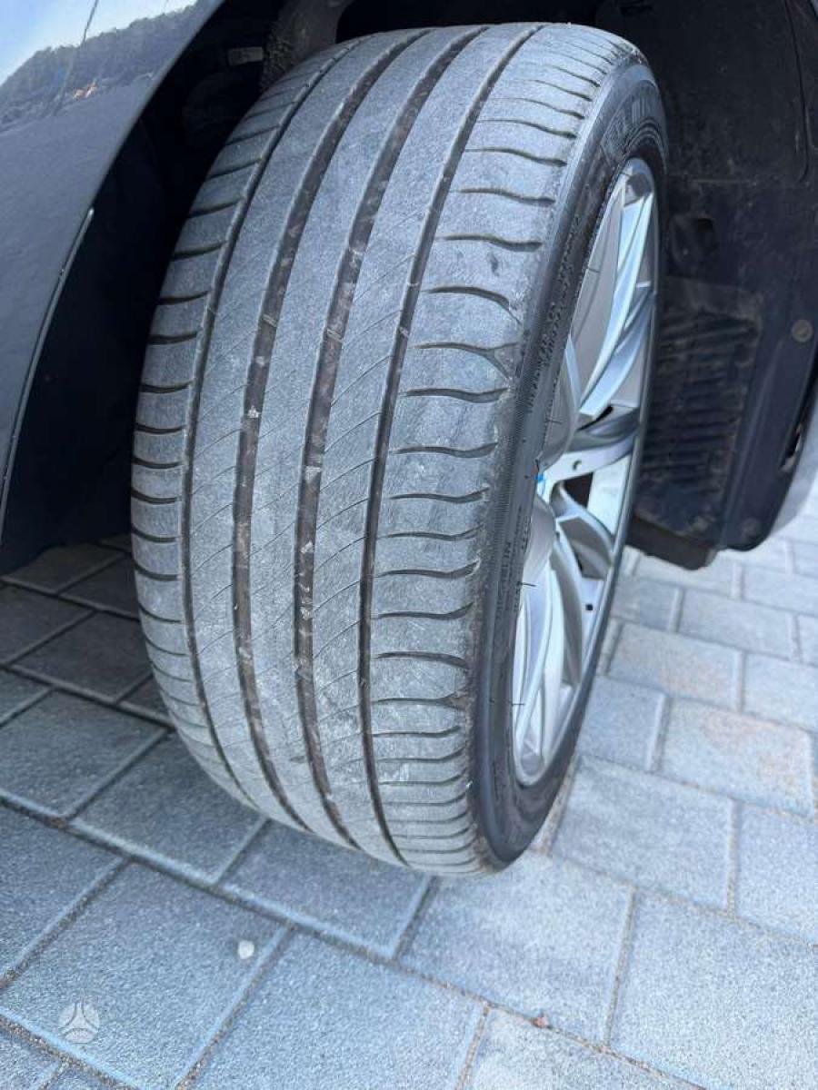 Grey BMW 520 2017 in Kaunas, with an engine capacity of 2.00 L and mileage of 287 thousand km for 16900 €, photo 42 on AUTOMOTO.COM.LV