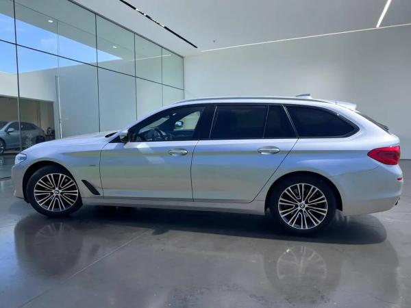 Grey BMW 520 2017 in Jurmala, with an engine capacity of 2.00 L and mileage of 261 thousand km for 16990 €, photo 8 on AUTOMOTO.COM.LV