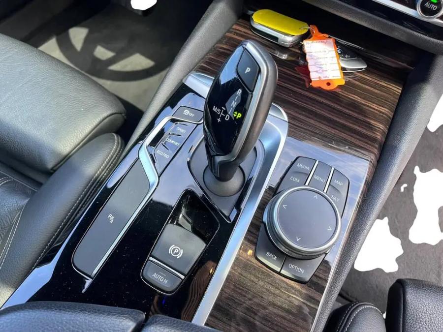 Pelēks BMW 520 2017 Jūrmala, ar dzinēja tilpumu 2.00 L un nobraukumu 261 tūkst. km par 16990 €, foto 11 vietnē AUTOMOTO.COM.LV
