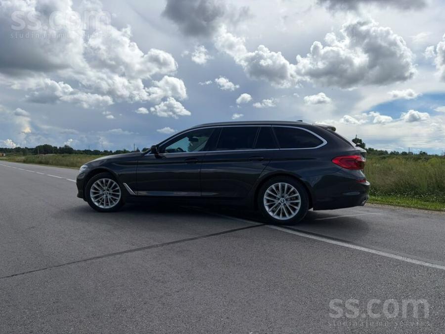 Grey BMW 520 2017 in Riga, with an engine capacity of 2.00 L and mileage of 258 thousand km for 15900 €, photo 4 on AUTOMOTO.COM.LV