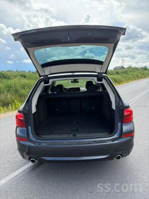 Grey BMW 520 2017 in Riga, with an engine capacity of 2.00 L and mileage of 258 thousand km for 15900 €, photo 5 on AUTOMOTO.COM.LV