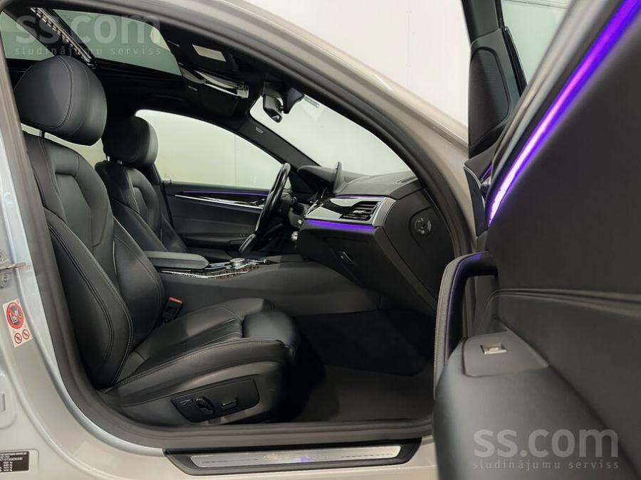 Grey BMW 520 2017 in Jurmala, with an engine capacity of 2.00 L and mileage of 261 thousand km for 16990 €, photo 22 on AUTOMOTO.COM.LV
