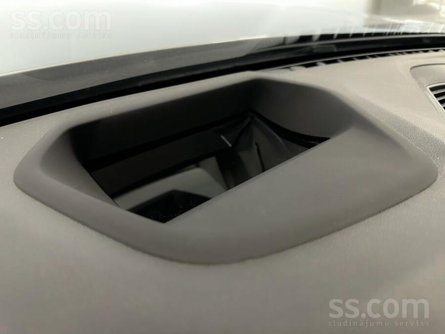 Grey BMW 520 2017 in Jurmala, with an engine capacity of 2.00 L and mileage of 261 thousand km for 16990 €, photo 29 on AUTOMOTO.COM.LV