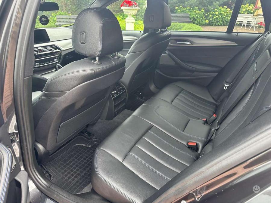 Grey BMW 520 2017 in Kelme, with an engine capacity of 2.00 L and mileage of 206 thousand km for 18500 €, photo 15 on AUTOMOTO.COM.LV