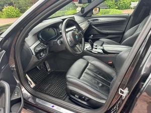 Grey BMW 520 2017 in Kelme, with an engine capacity of 2.00 L and mileage of 206 thousand km for 18500 €, photo 16 on AUTOMOTO.COM.LV