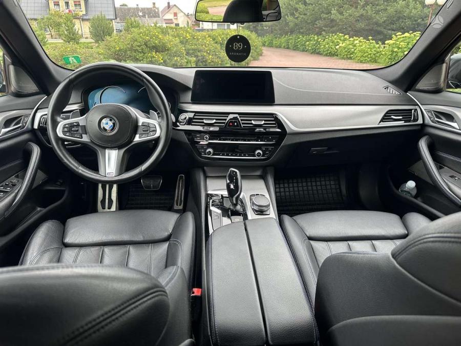 Grey BMW 520 2017 in Kelme, with an engine capacity of 2.00 L and mileage of 206 thousand km for 18500 €, photo 18 on AUTOMOTO.COM.LV