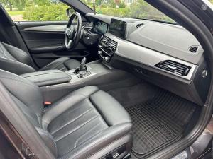 Grey BMW 520 2017 in Kelme, with an engine capacity of 2.00 L and mileage of 206 thousand km for 18500 €, photo 19 on AUTOMOTO.COM.LV