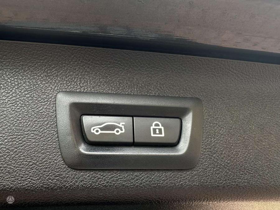 Grey BMW 520 2017 in Kelme, with an engine capacity of 2.00 L and mileage of 206 thousand km for 18500 €, photo 21 on AUTOMOTO.COM.LV