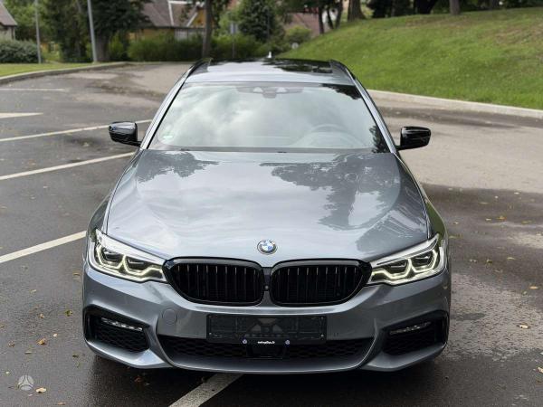 Grey BMW 520 2017 in Utena, with an engine capacity of 2.00 L and mileage of 251 thousand km for 18950 €, photo 3 on AUTOMOTO.COM.LV