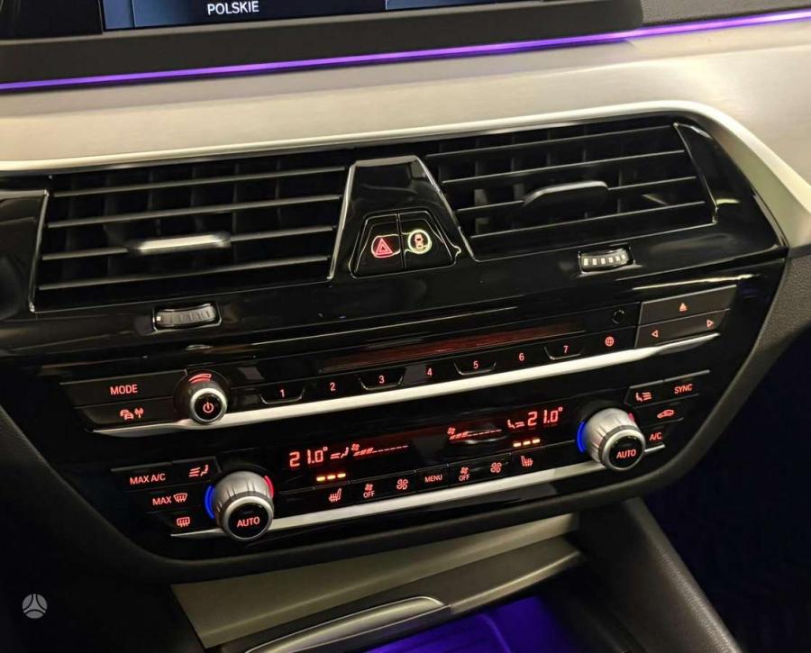 Pelēks BMW 520 2017 Marijampole, ar dzinēja tilpumu 2.00 L un nobraukumu 238 tūkst. km par 17850 €, foto 12 vietnē AUTOMOTO.COM.LV