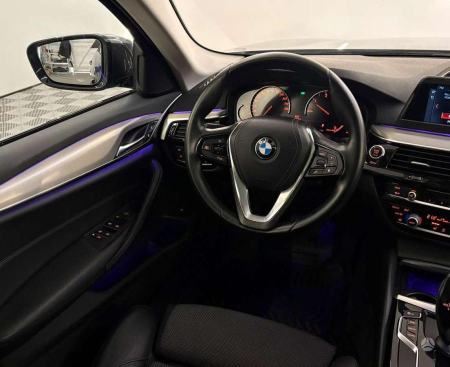 Pelēks BMW 520 2017 Marijampole, ar dzinēja tilpumu 2.00 L un nobraukumu 238 tūkst. km par 17850 €, foto 21 vietnē AUTOMOTO.COM.LV