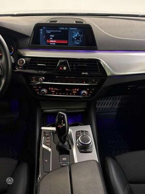 Pelēks BMW 520 2017 Marijampole, ar dzinēja tilpumu 2.00 L un nobraukumu 238 tūkst. km par 17850 €, foto 22 vietnē AUTOMOTO.COM.LV