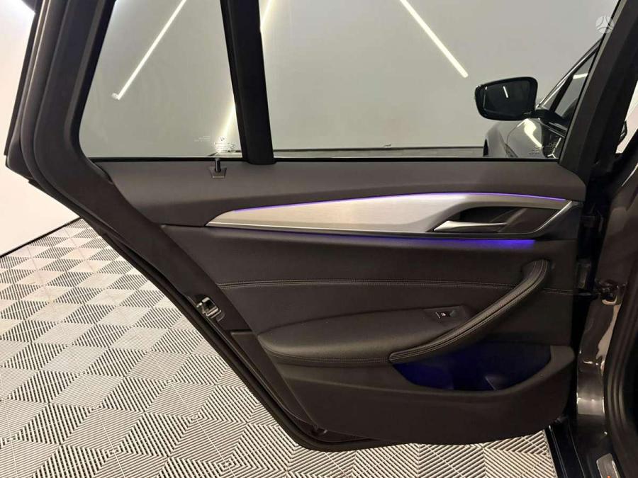 Pelēks BMW 520 2017 Marijampole, ar dzinēja tilpumu 2.00 L un nobraukumu 238 tūkst. km par 17850 €, foto 26 vietnē AUTOMOTO.COM.LV