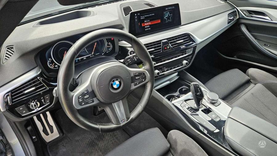 Grey BMW 520 2017 in Elektrenai, with an engine capacity of 2.00 L and mileage of 197 thousand km for 18800 €, photo 17 on AUTOMOTO.COM.LV