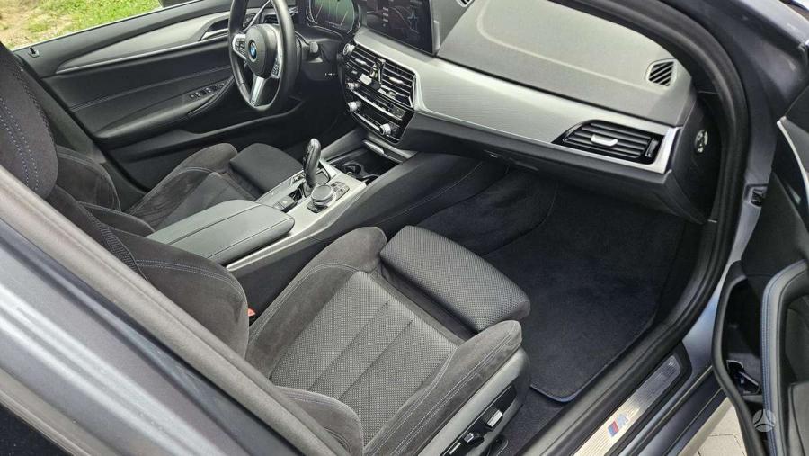 Grey BMW 520 2017 in Elektrenai, with an engine capacity of 2.00 L and mileage of 197 thousand km for 18800 €, photo 19 on AUTOMOTO.COM.LV