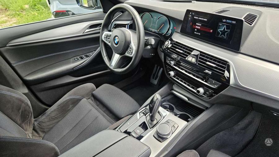 Grey BMW 520 2017 in Elektrenai, with an engine capacity of 2.00 L and mileage of 197 thousand km for 18800 €, photo 20 on AUTOMOTO.COM.LV
